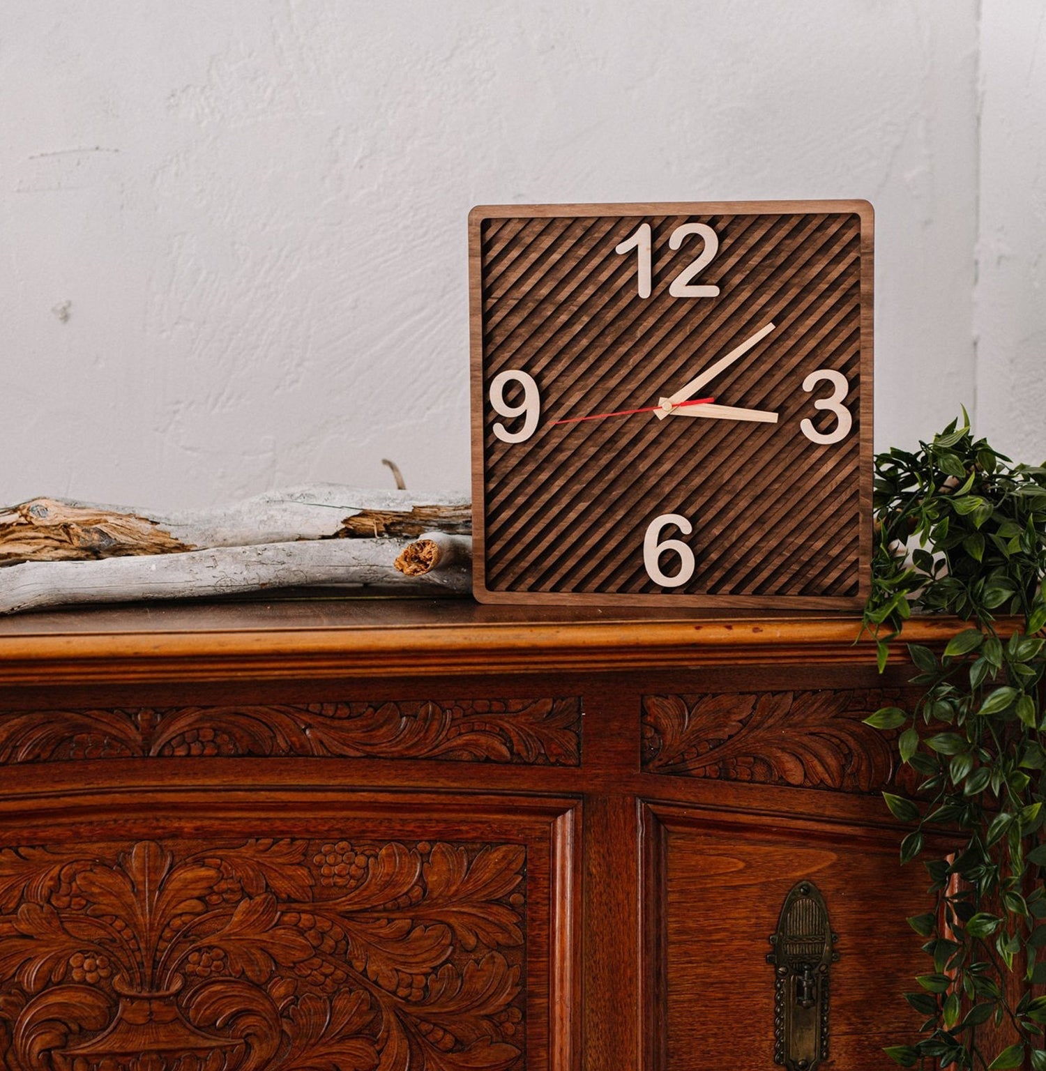 Medinis stalo laikrodis – Decosin Home